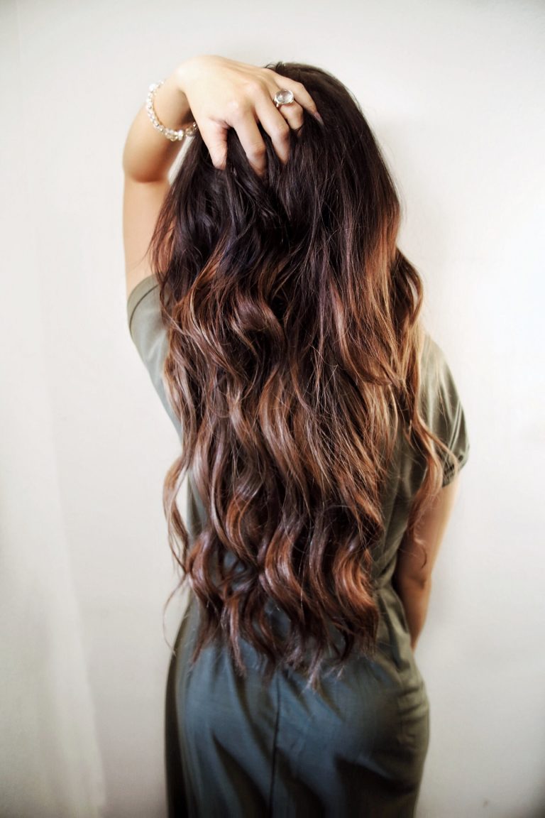 3 Ways to Bombshell Beach Waves - Capturing Happiness